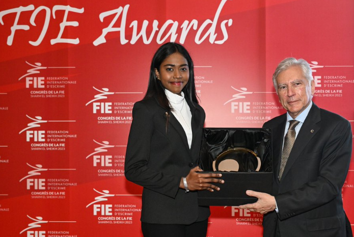 A Triumph of Sportsmanship: Maria Akshita, First Indian Fencer to Win ...