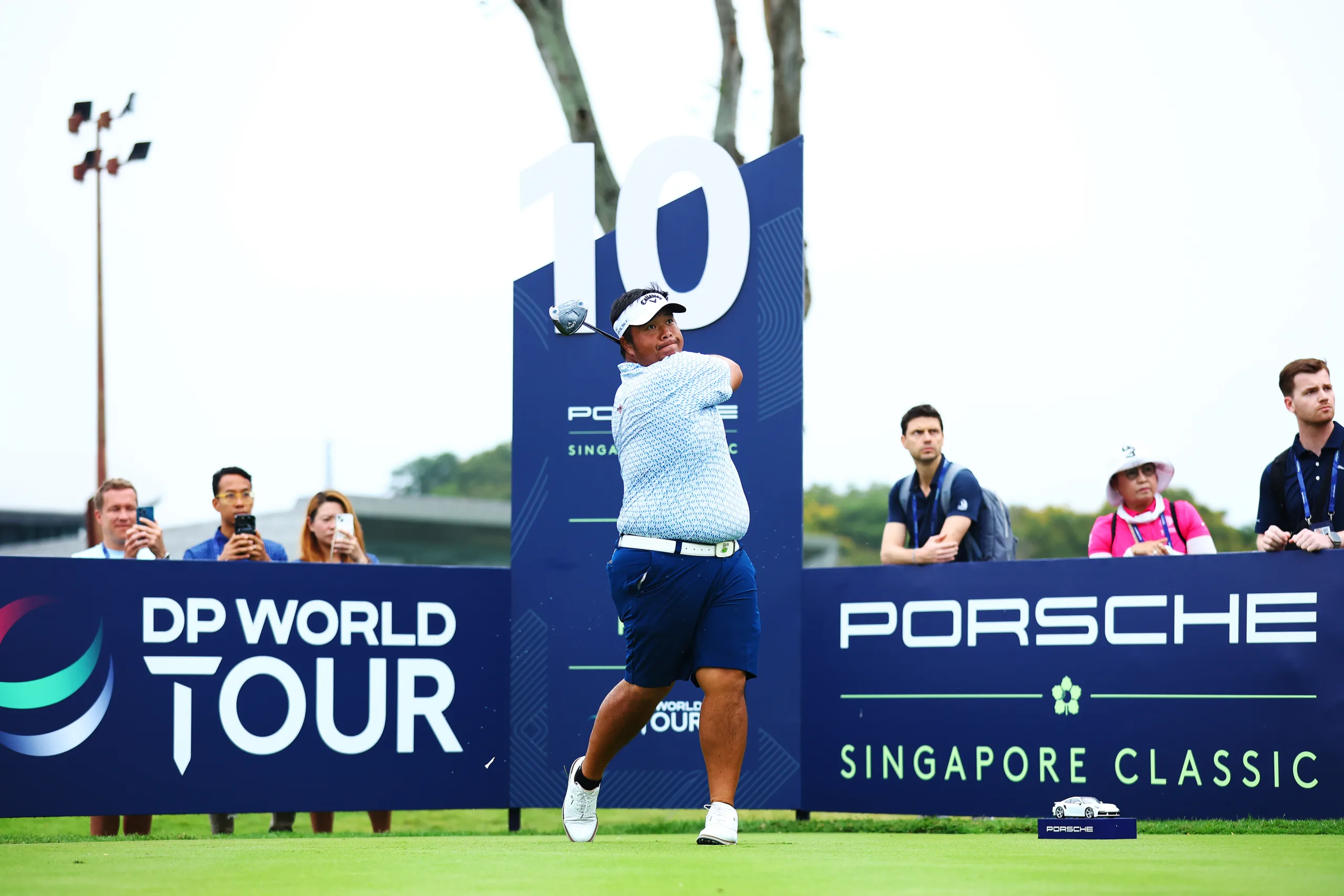 Kiradech Aphibarnrat, Jordan Smith and Gavin Green share Porsche Singapore Classic lead after ...