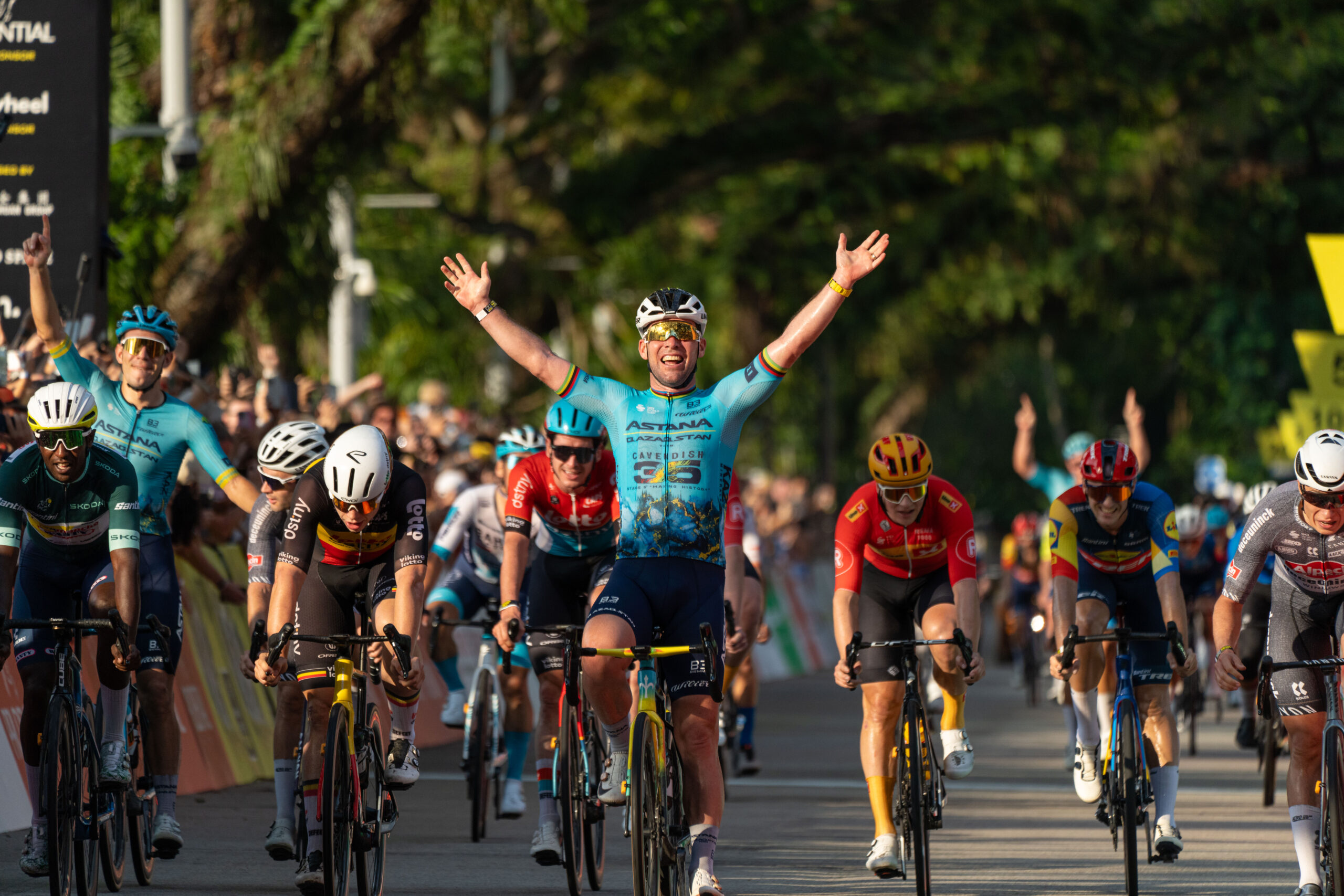 Cavendish makes his Mark at Tour de France Prudential Singapore Criterium - Cynergy Sports